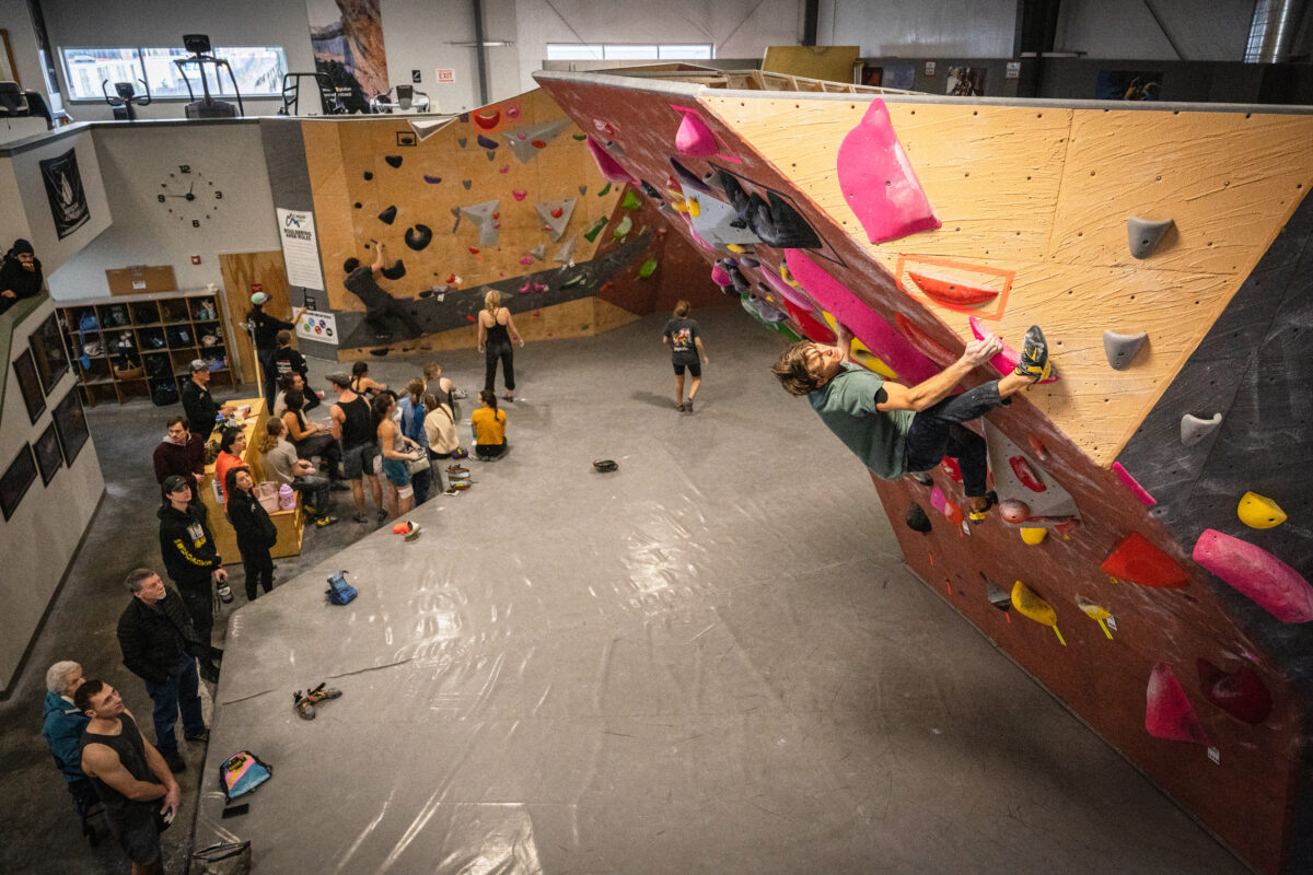 CIRQUE CLIMBING GYM